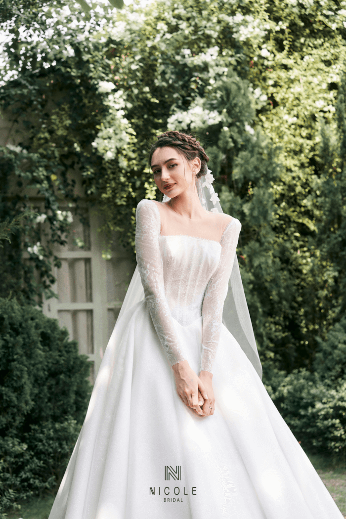 Top 20+ mẫu váy cưới tay dài đẹp nhất mùa cưới 2025 - Nicole Bridal