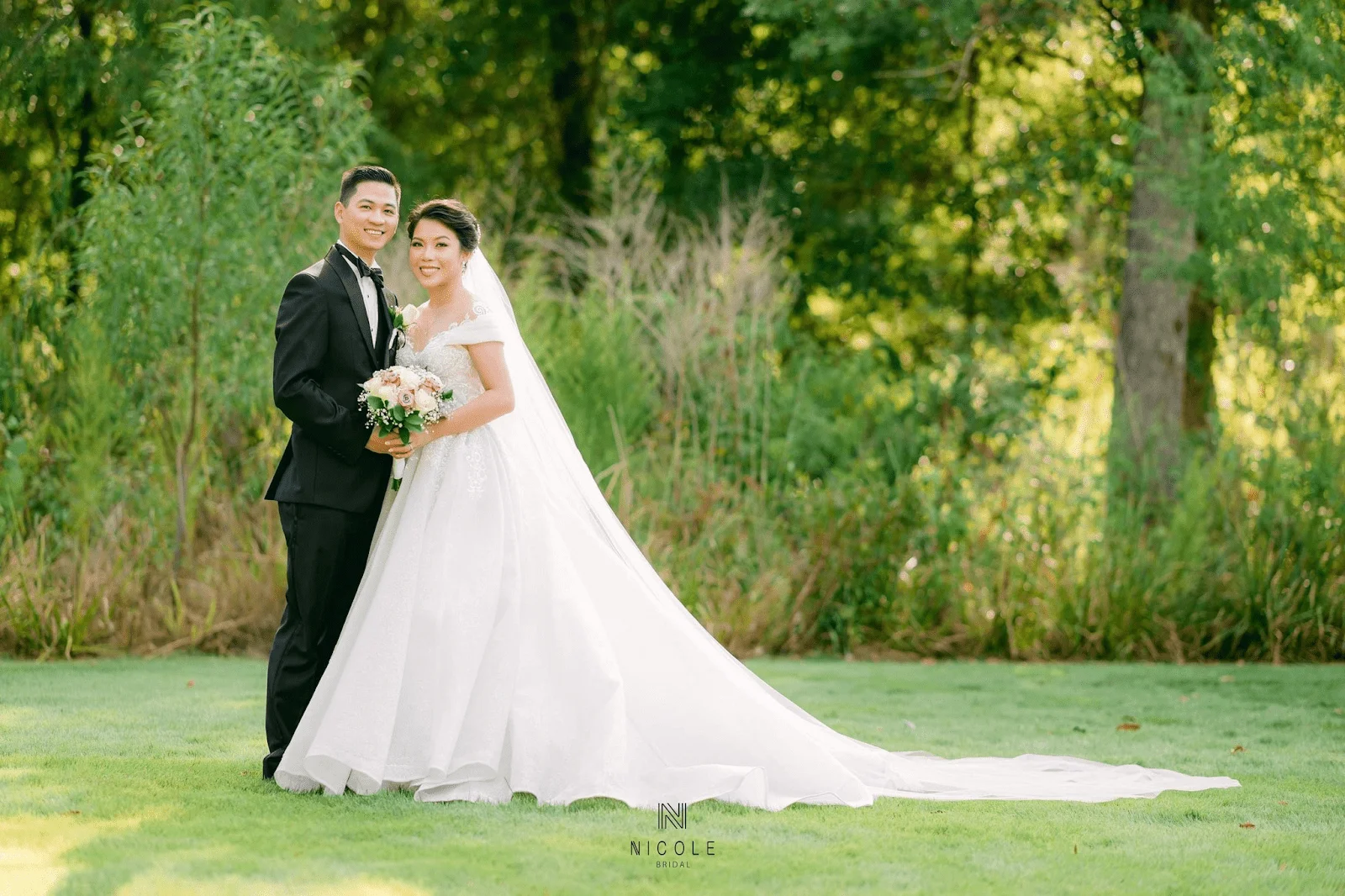 Anh Wedding Fashion Show Wedding Dresses: Timeless Classics To Today:
